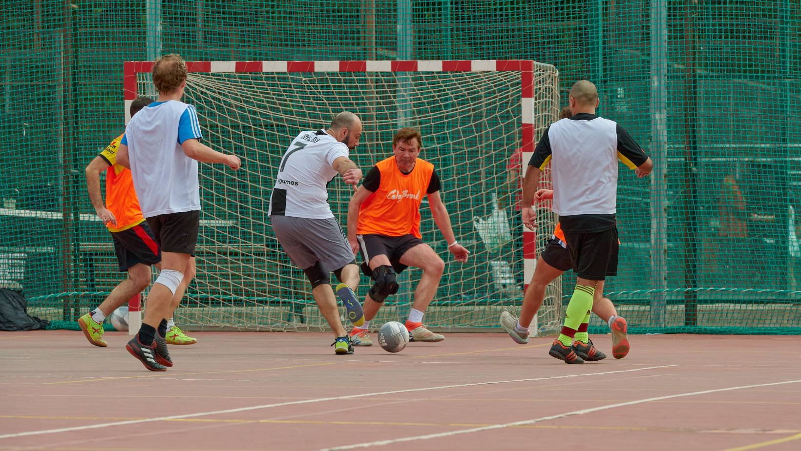 Regla 12 de Fútbol: Esto Debes Saber | CeleBreak